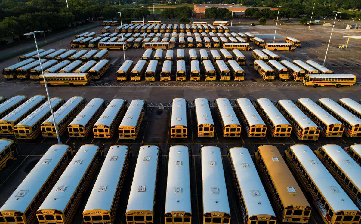 HISD getting electric, propane buses through EPA clean air effort