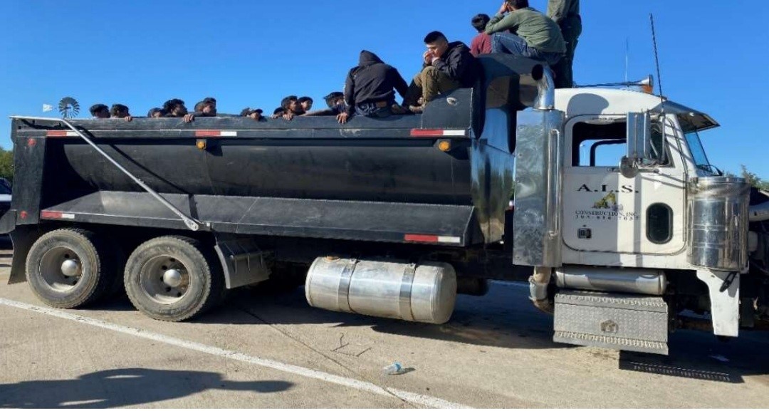 Texas DPS CMV inspection yields 84 migrants