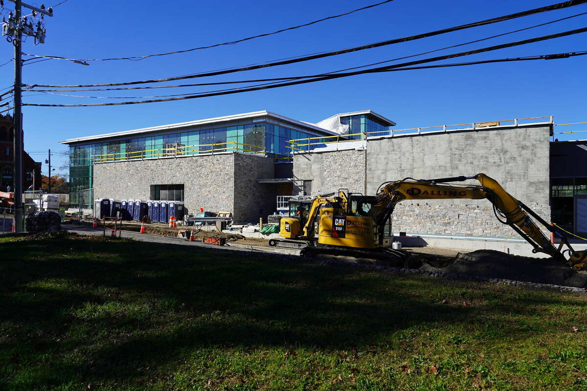 Remains of the legacy 1913 library to be moved on framework of beams