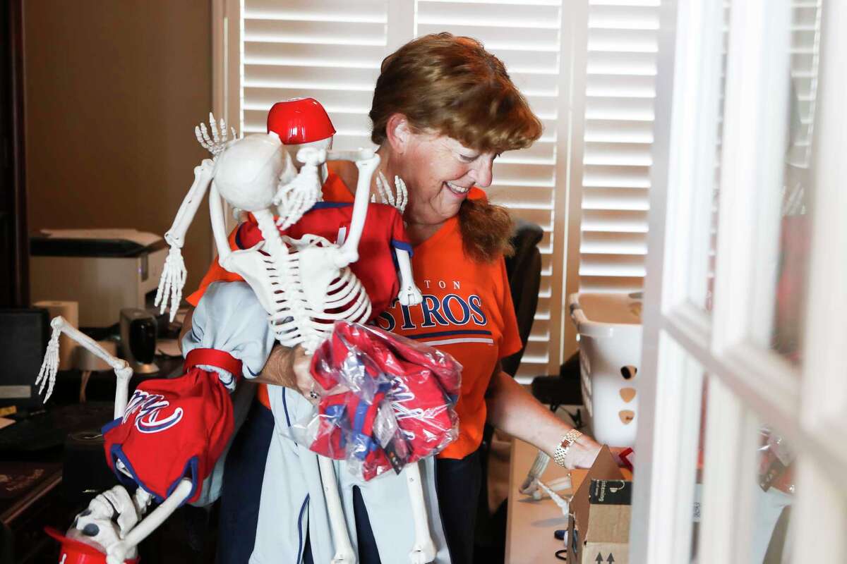 Houston couple uses skeletons to chart Astros' World Series path