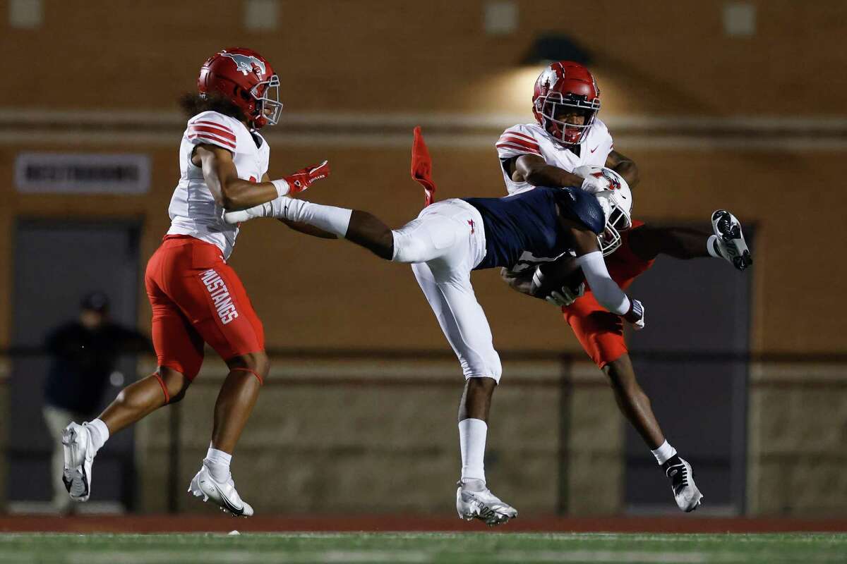 North Shore Mustangs rally past Atascocita Eagles