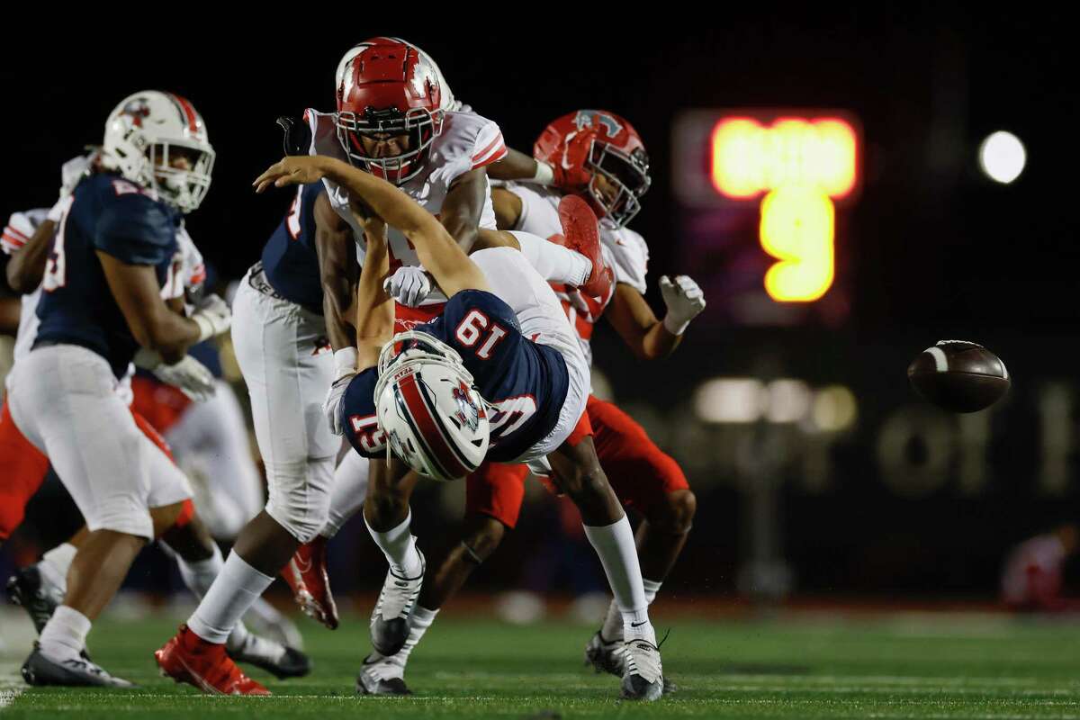 North Shore Mustangs rally past Atascocita Eagles