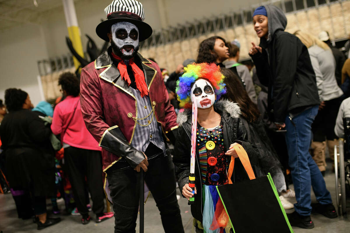 Halloween 2022: Fact-checking rainbow fentanyl, rising candy costs