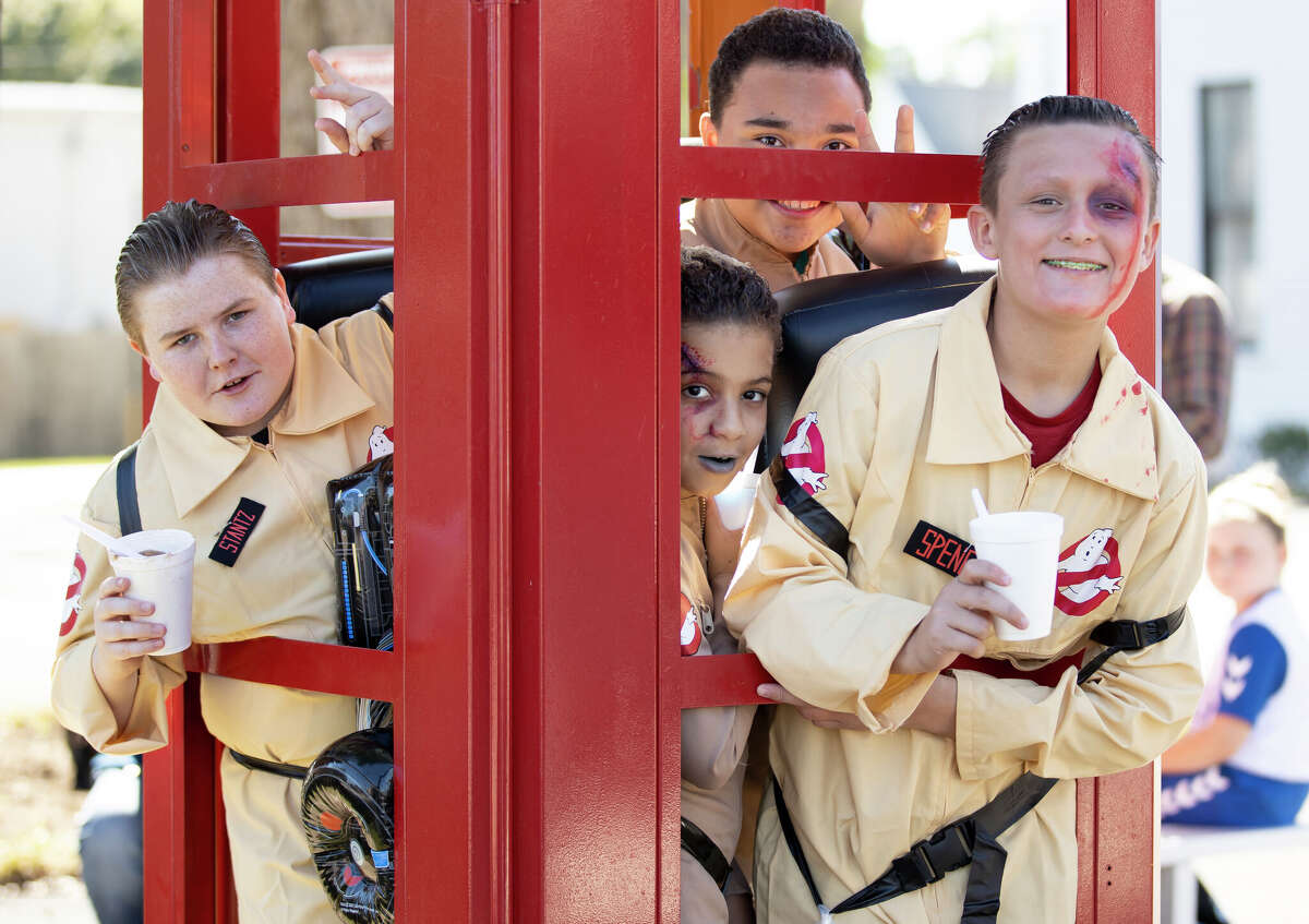 Halloween 2022: Fact-checking rainbow fentanyl, rising candy costs