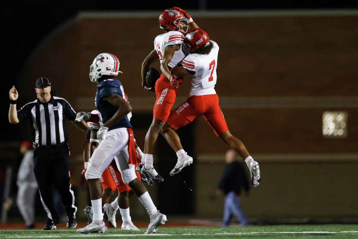 High school football: North Shore stays unbeaten