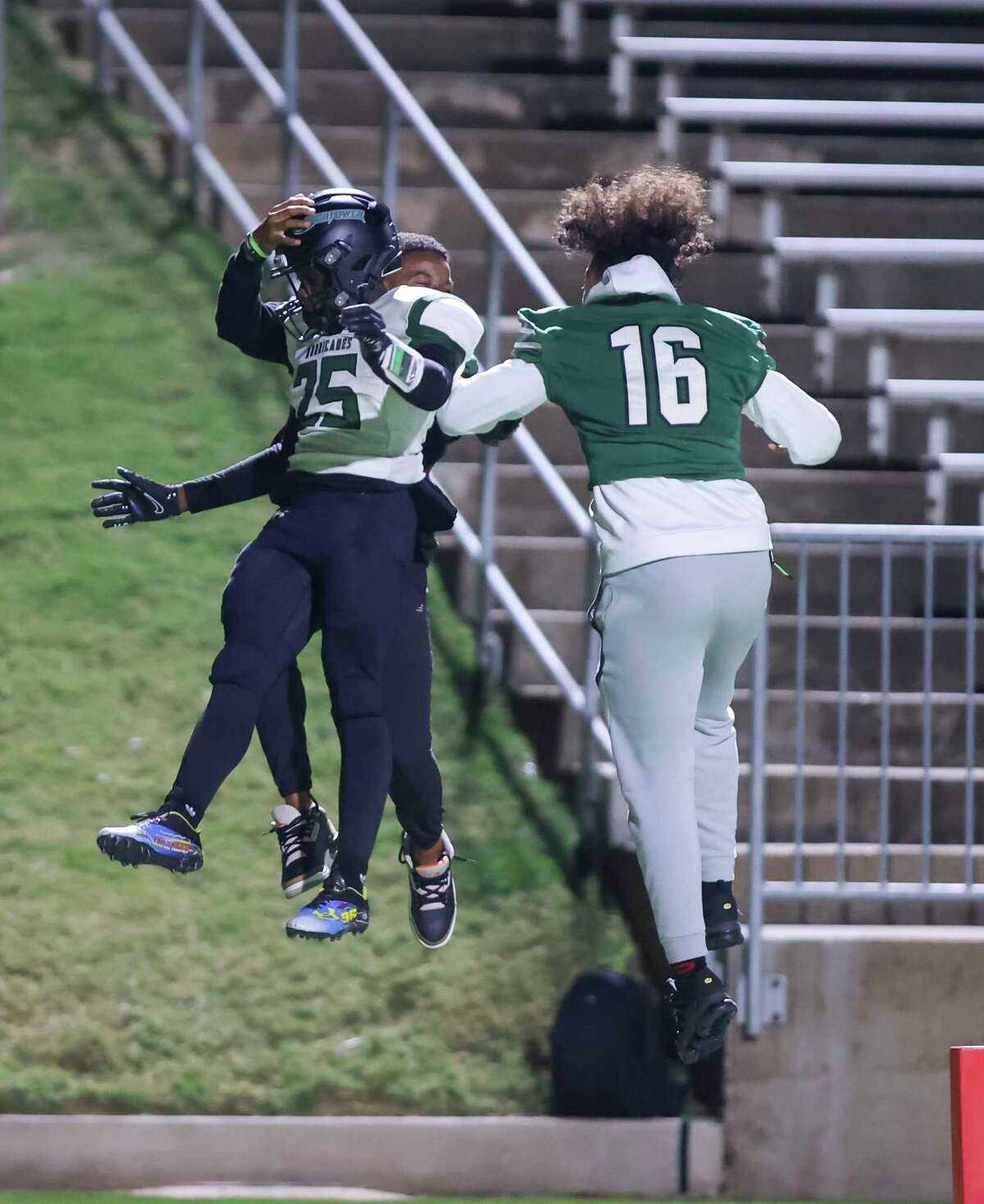 Hightower Hurricanes top Clements Rangers for 5th straight win