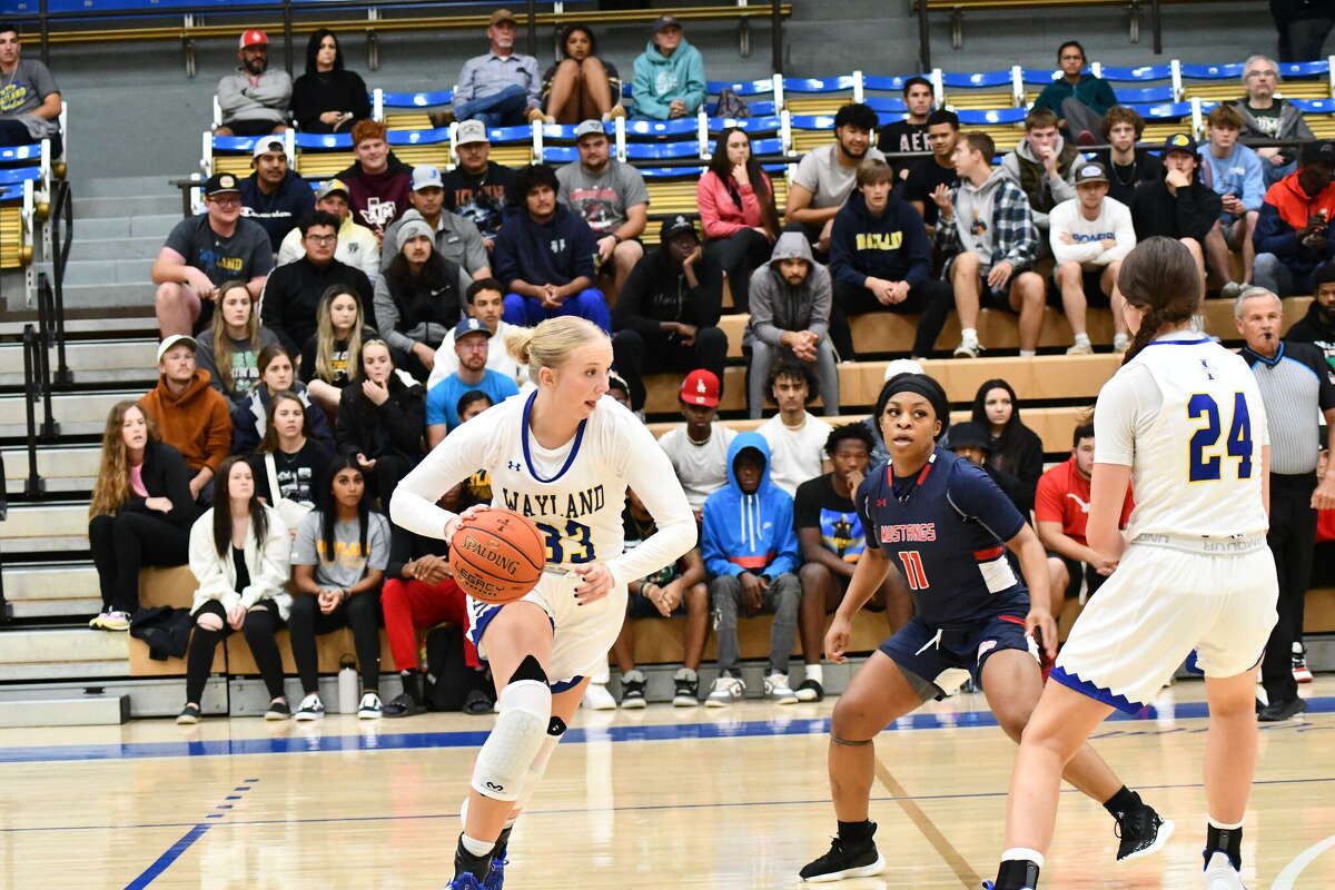 Flying Queens open season with lopsided win