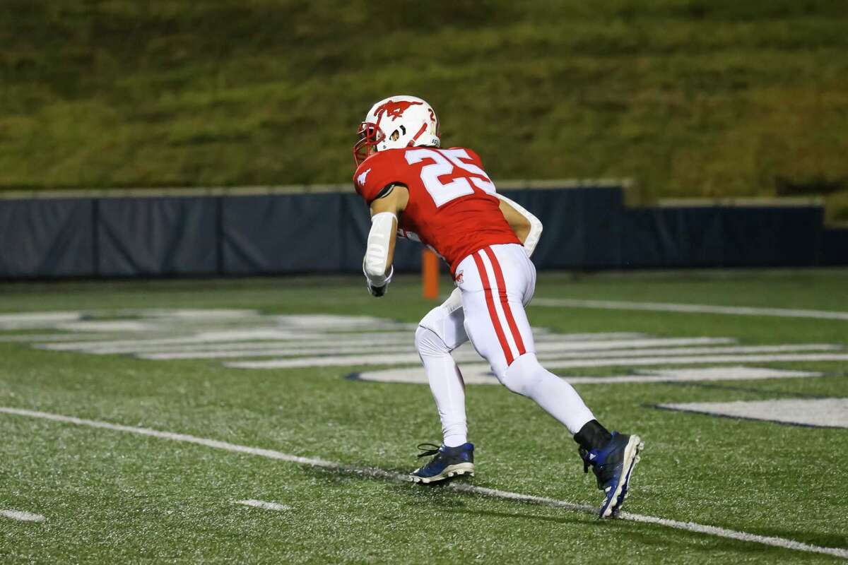 Memorial Mustangs ride defense to win over Stratford Spartans