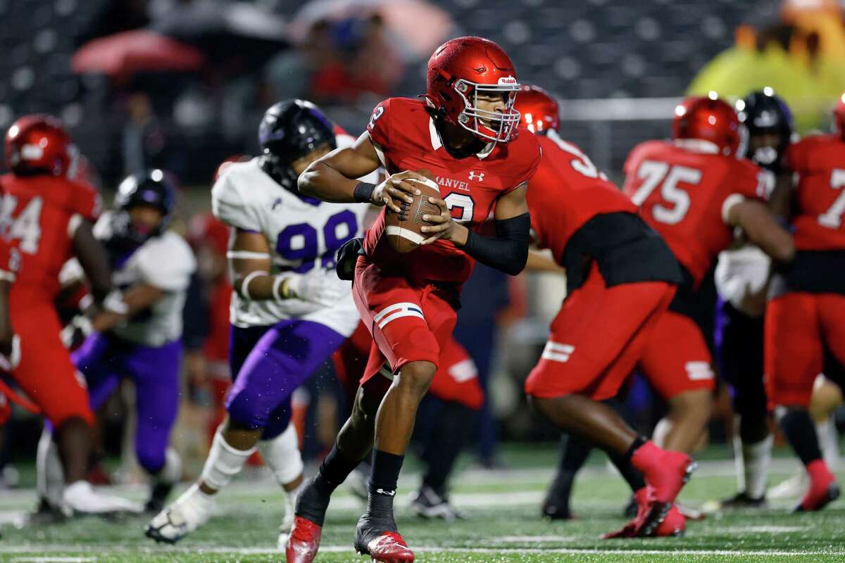 Fulshear Chargers grind out win against Manvel Mavericks