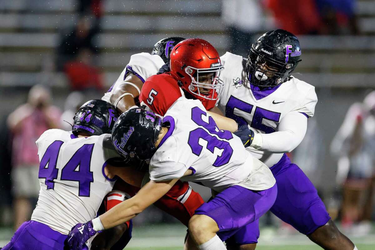 Fulshear Chargers grind out win against Manvel Mavericks