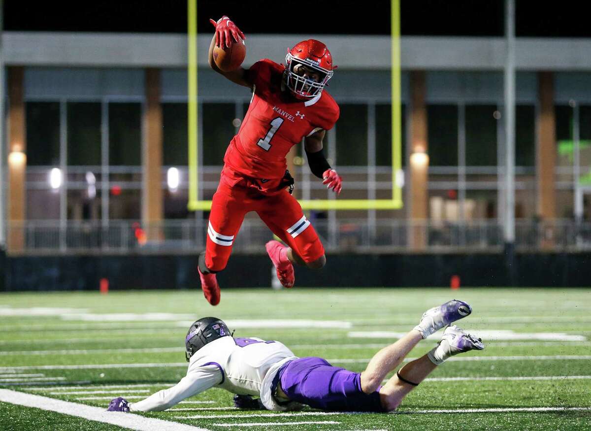 Fulshear Chargers grind out win against Manvel Mavericks