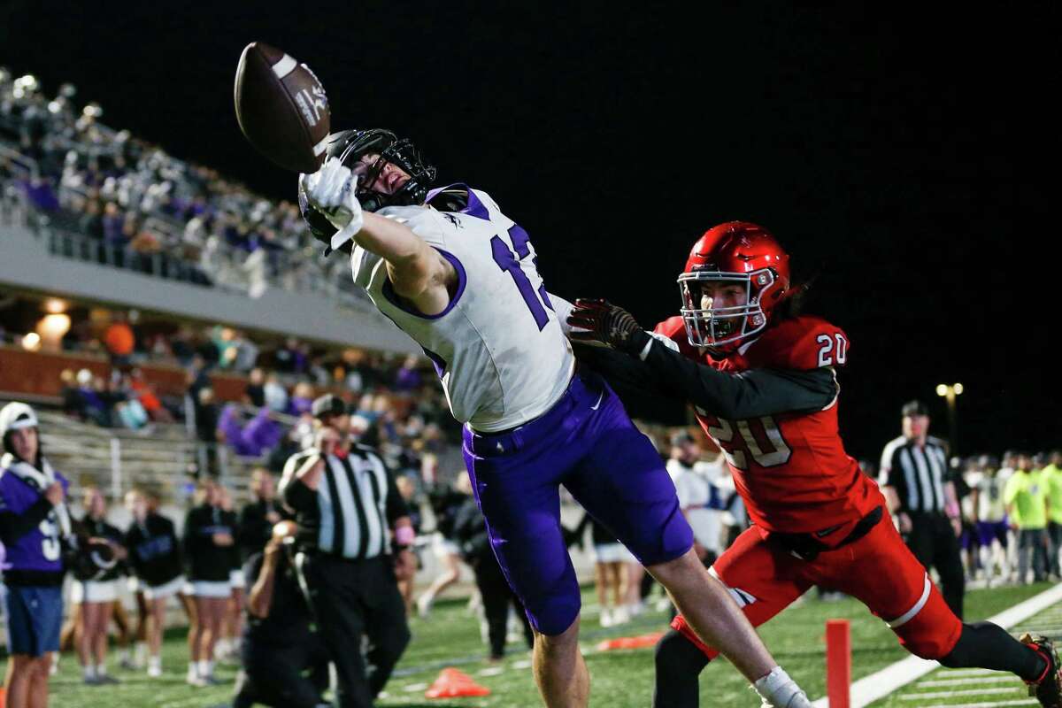 Fulshear Chargers grind out win against Manvel Mavericks