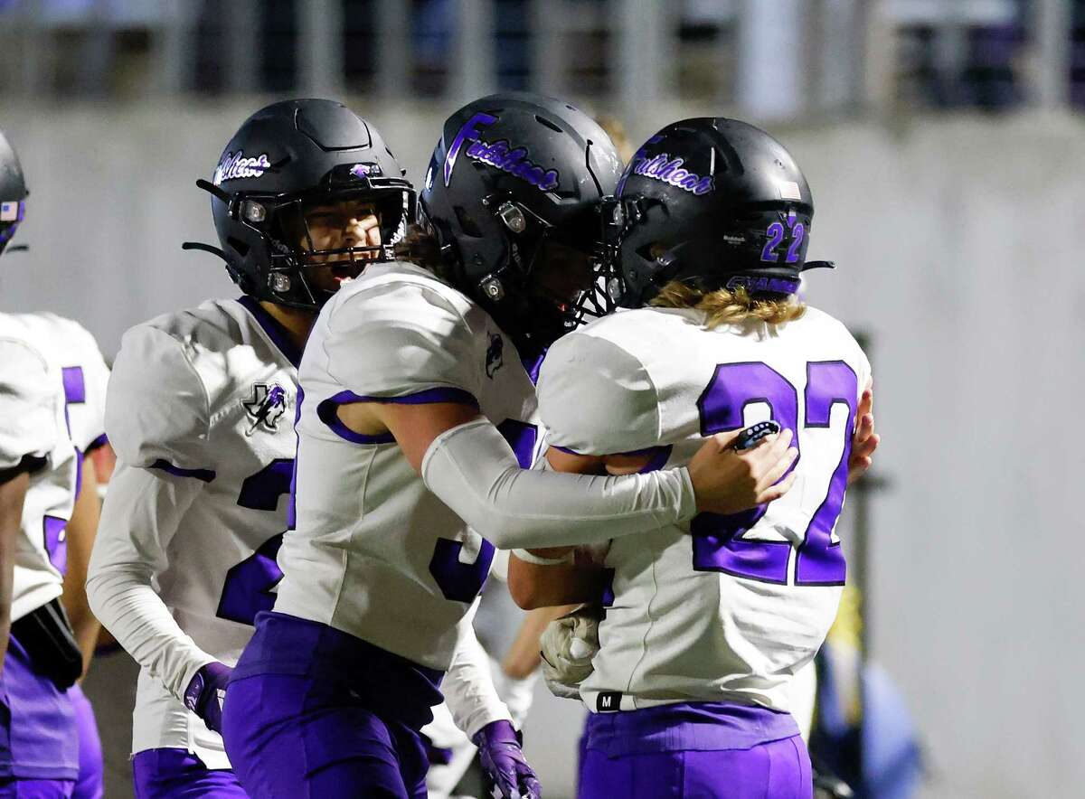 Fulshear Chargers grind out win against Manvel Mavericks