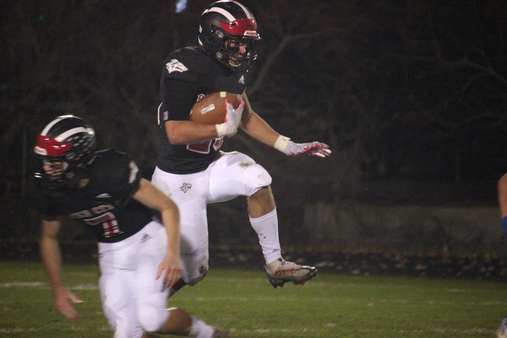 Reed City Coyotes beat Montague Wildcats