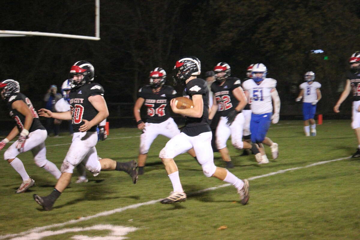 Reed City Coyotes beat Montague Wildcats