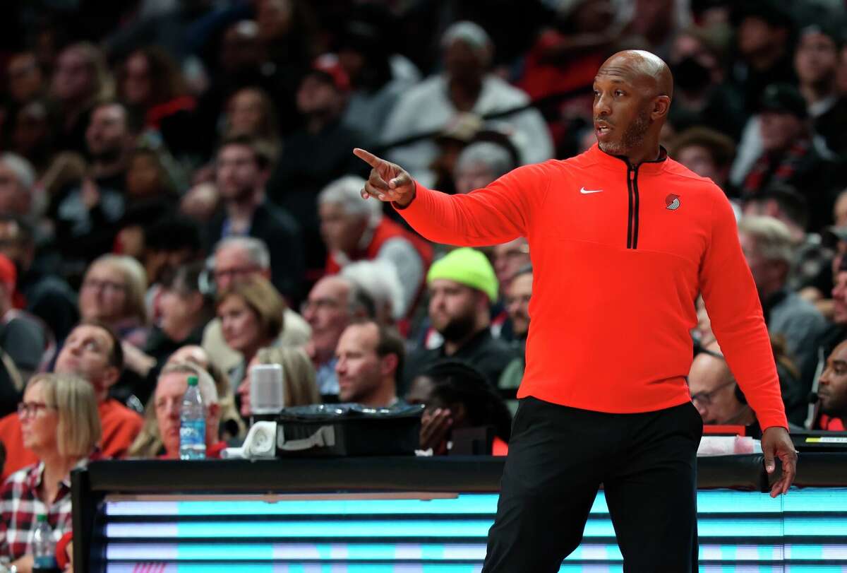 Portland Trail Blazers rip through Houston Rockets' defense