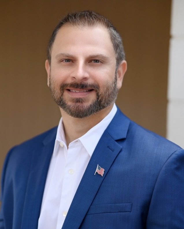 Gilbert Gonzalez announces candidacy for City Council District 1