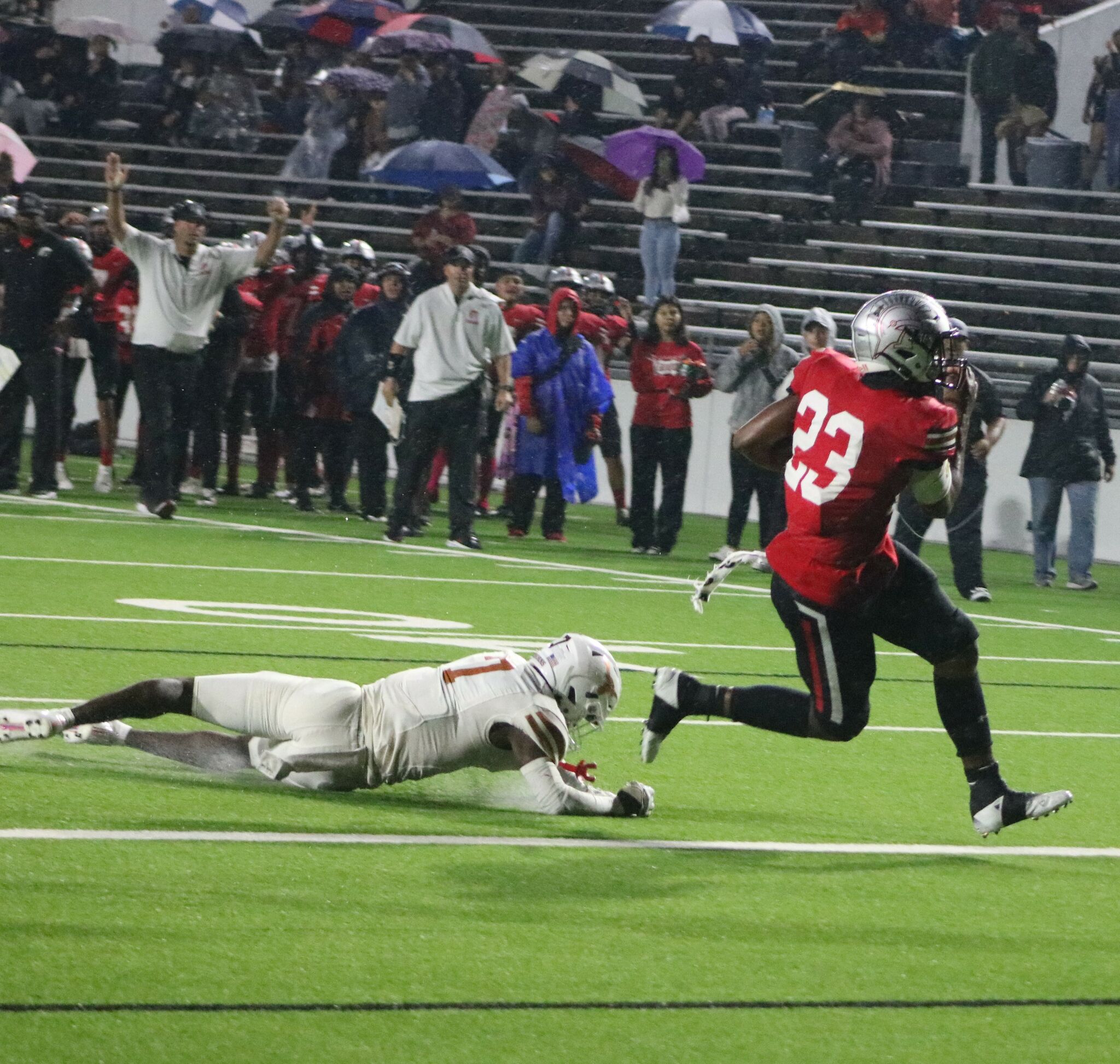South Houston blanks Dobie for first time since 1969 in 28-0 upset