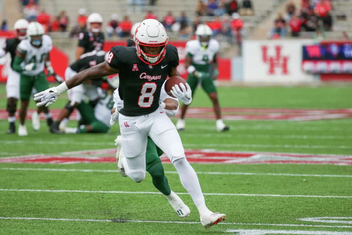 Houston Cougars: Clayton Tune reaches 10,000 career passing yards