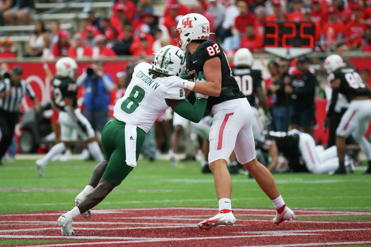 Houston Cougars: Clayton Tune reaches 10,000 career passing yards