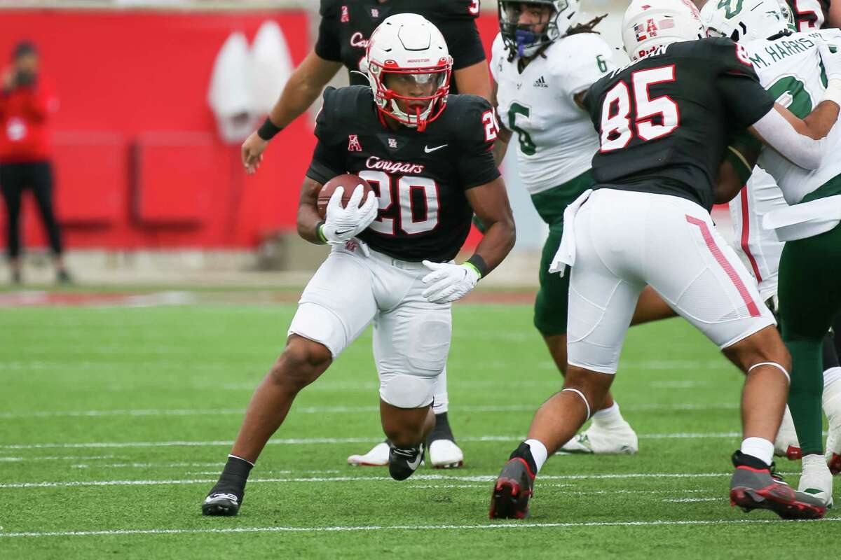 Houston Cougars: Clayton Tune reaches 10,000 career passing yards