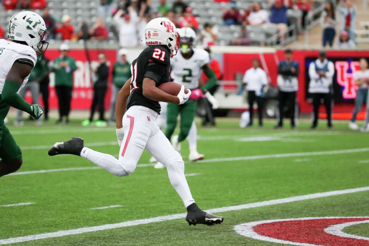 Houston Cougars: Clayton Tune reaches 10,000 career passing yards