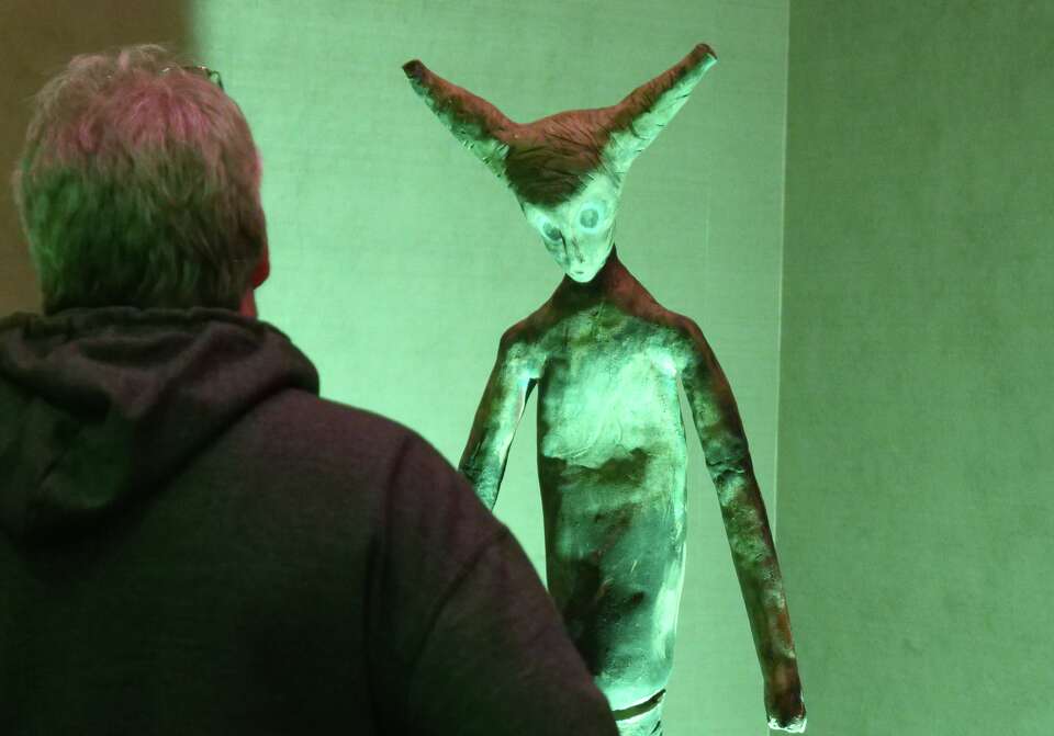 Warrens' Paracon bringing Annabelle doll from CT to Gettysburg
