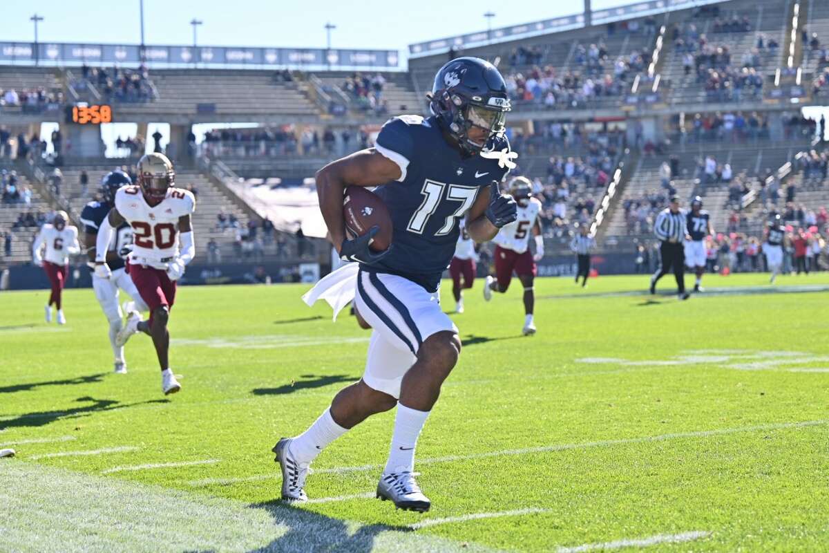 Tight end Justin Joly, UConn's top receiver in 2023, picks N.C. State