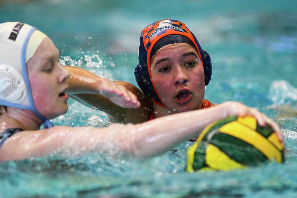 Brandeis girls’ water polo season ends with no regrets