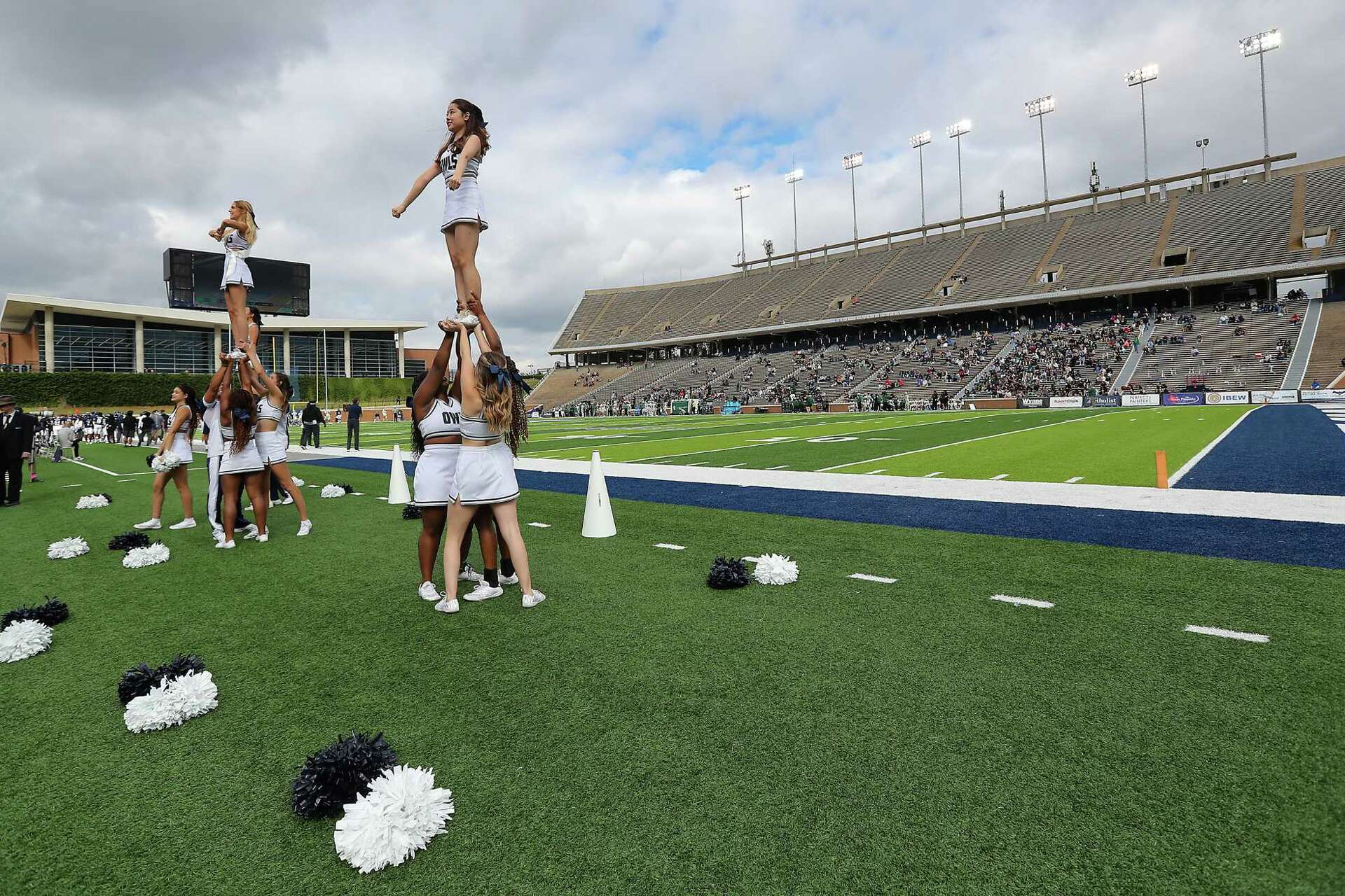Rice University: What to do with historic football stadium?