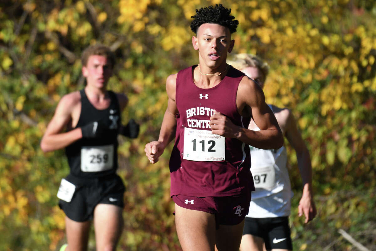 2022 CIAC boys cross country state championship roundup at Wickham Park.