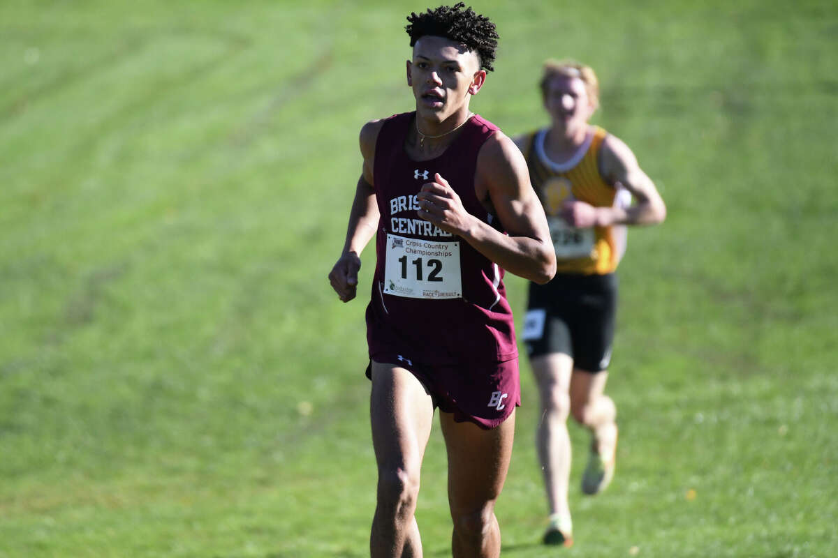 2022 CIAC boys cross country state championship roundup at Wickham Park.