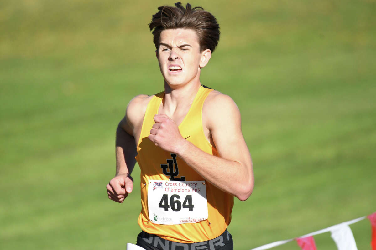 2022 CIAC boys cross country state championship roundup at Wickham Park.