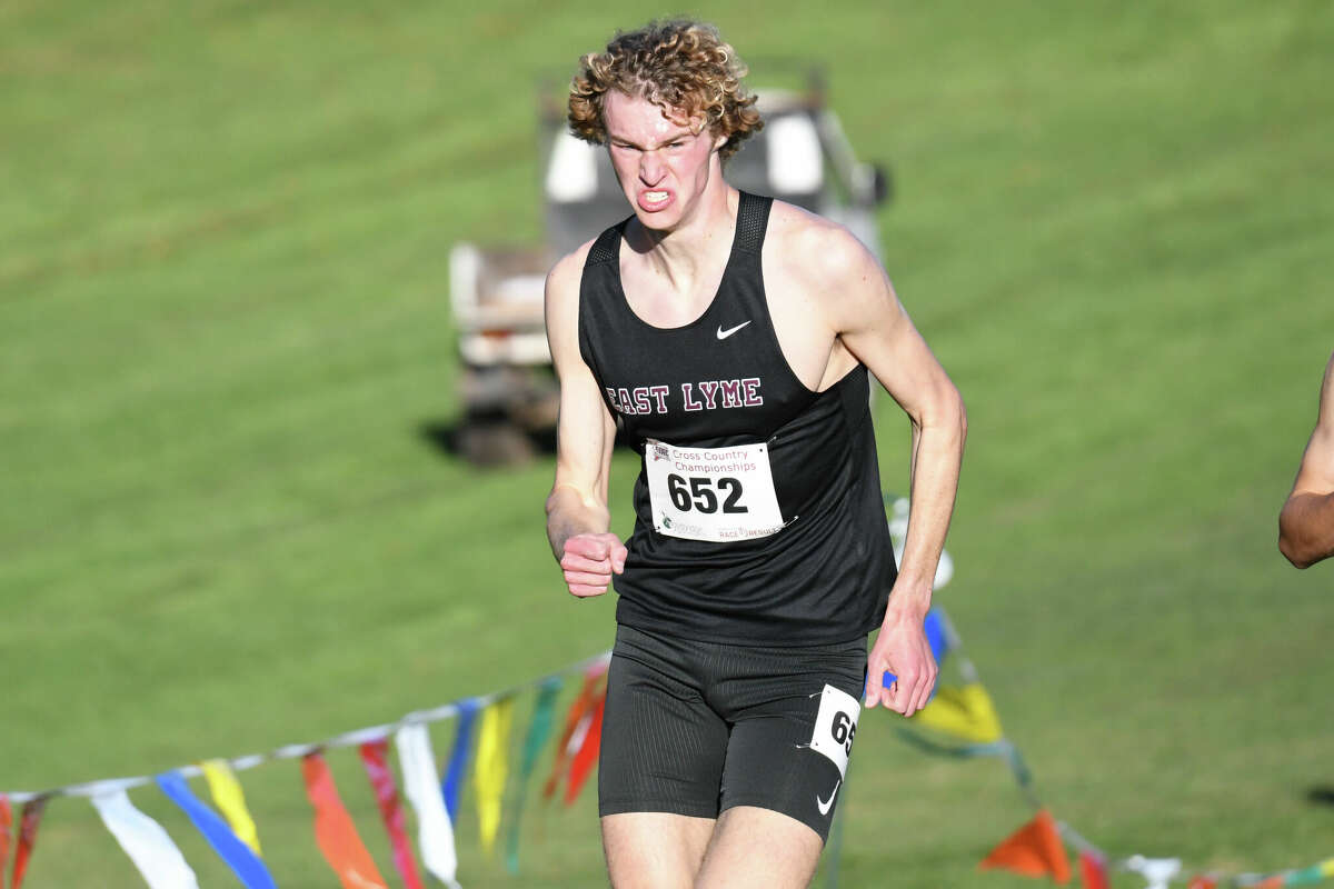 2022 CIAC boys cross country state championship roundup at Wickham Park.