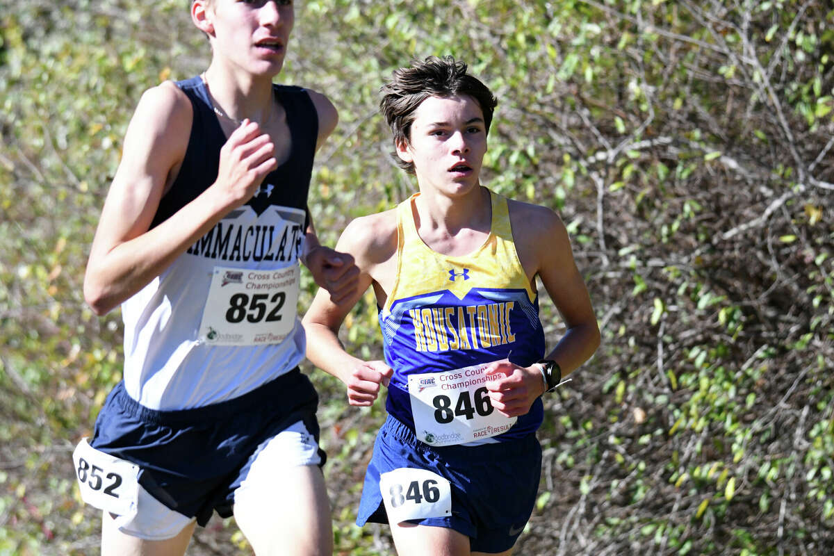 2022 CIAC boys cross country state championship roundup at Wickham Park.