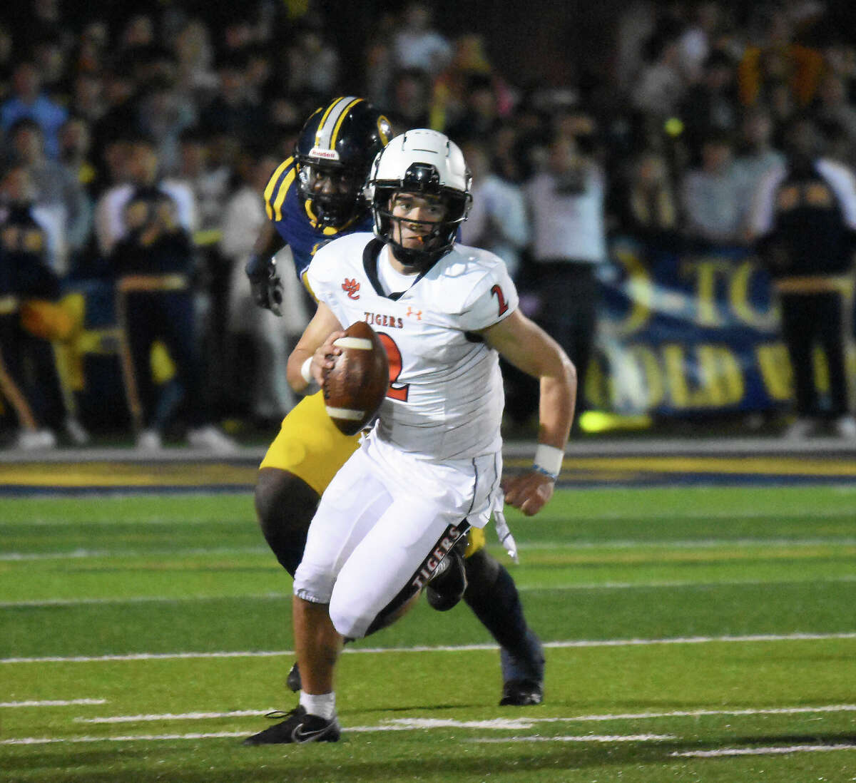 Edwardsville outlasts O'Fallon for first-round victory