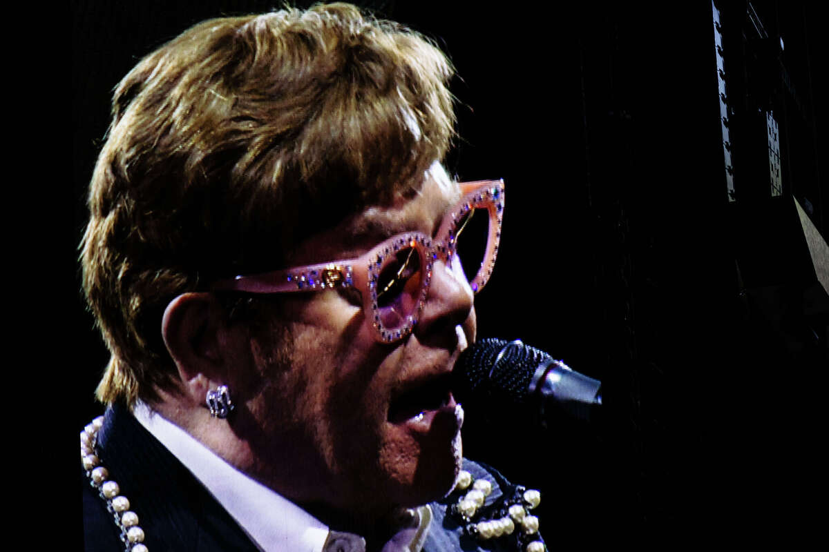 VIA apologizes for 'extraordinary' delays to Elton John show
