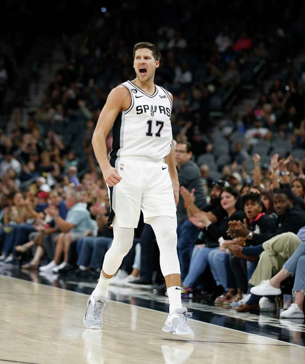 Keldon Johnson, Doug McDermott lead Spurs past Timberwolves