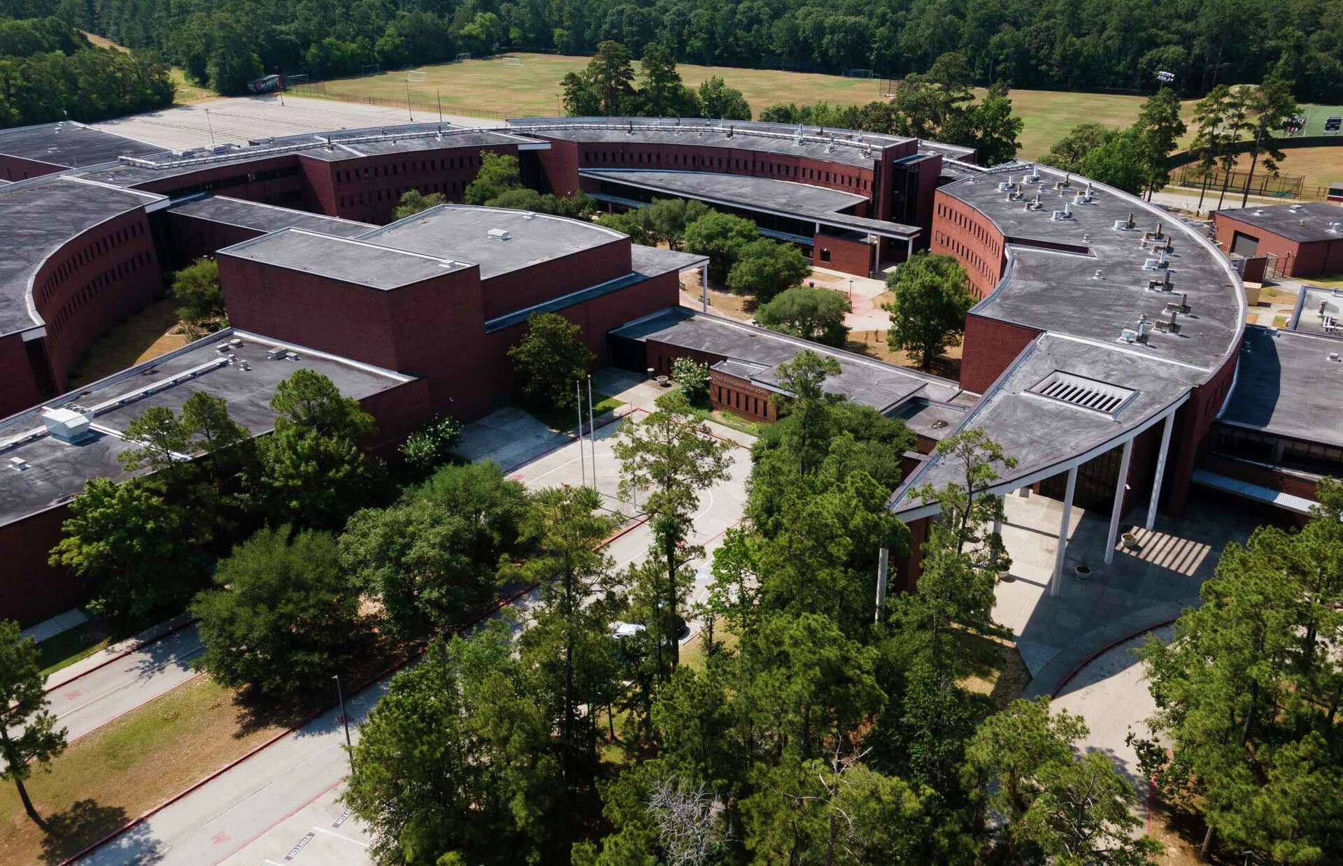 Here's how much Houston's largest high schools spend on electricity