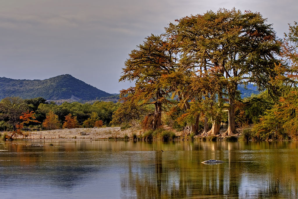 3 Texas state parks with gorgeous fall foliage
