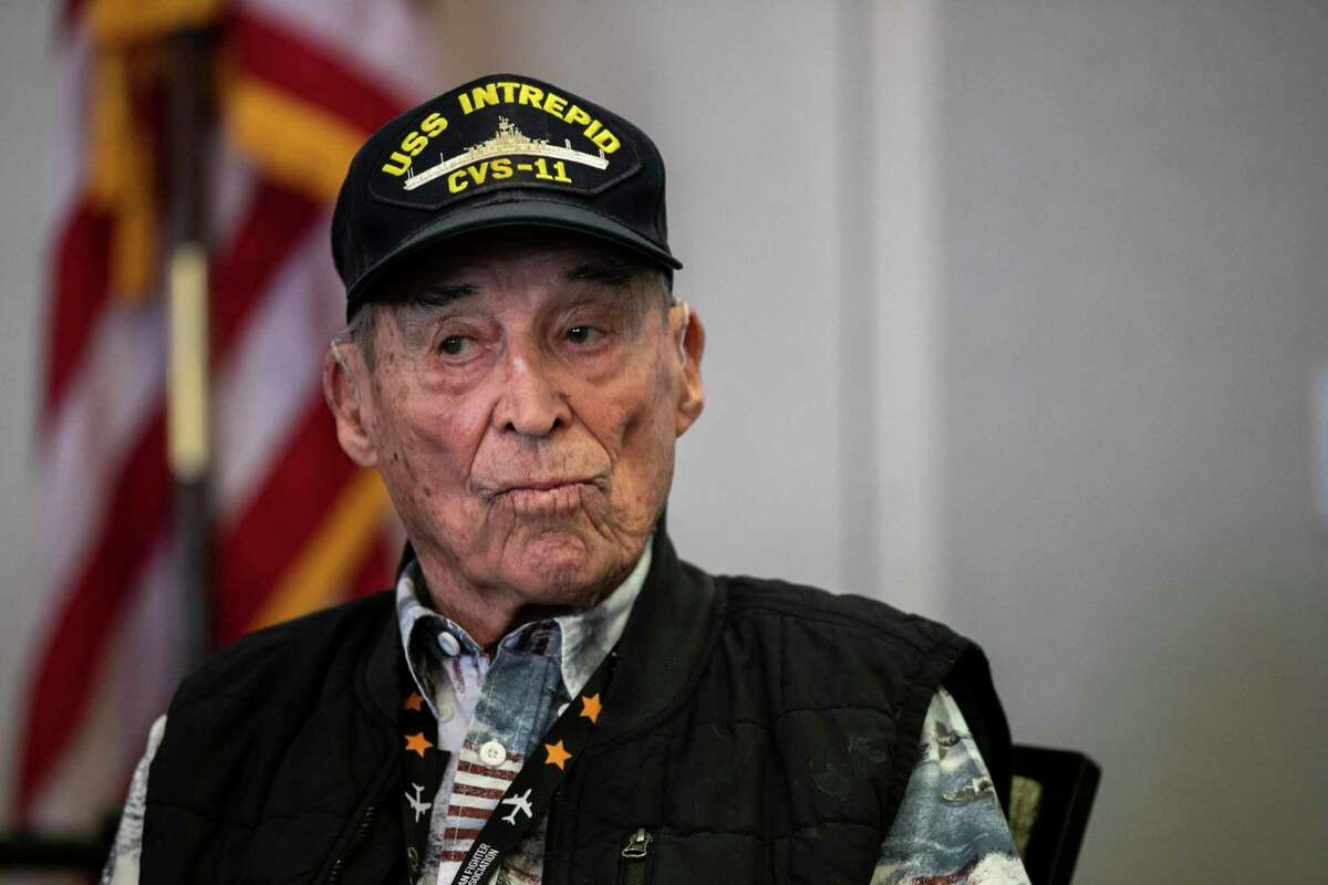 WWII vet, last surviving 'triple ace' vividly recalls dogfights