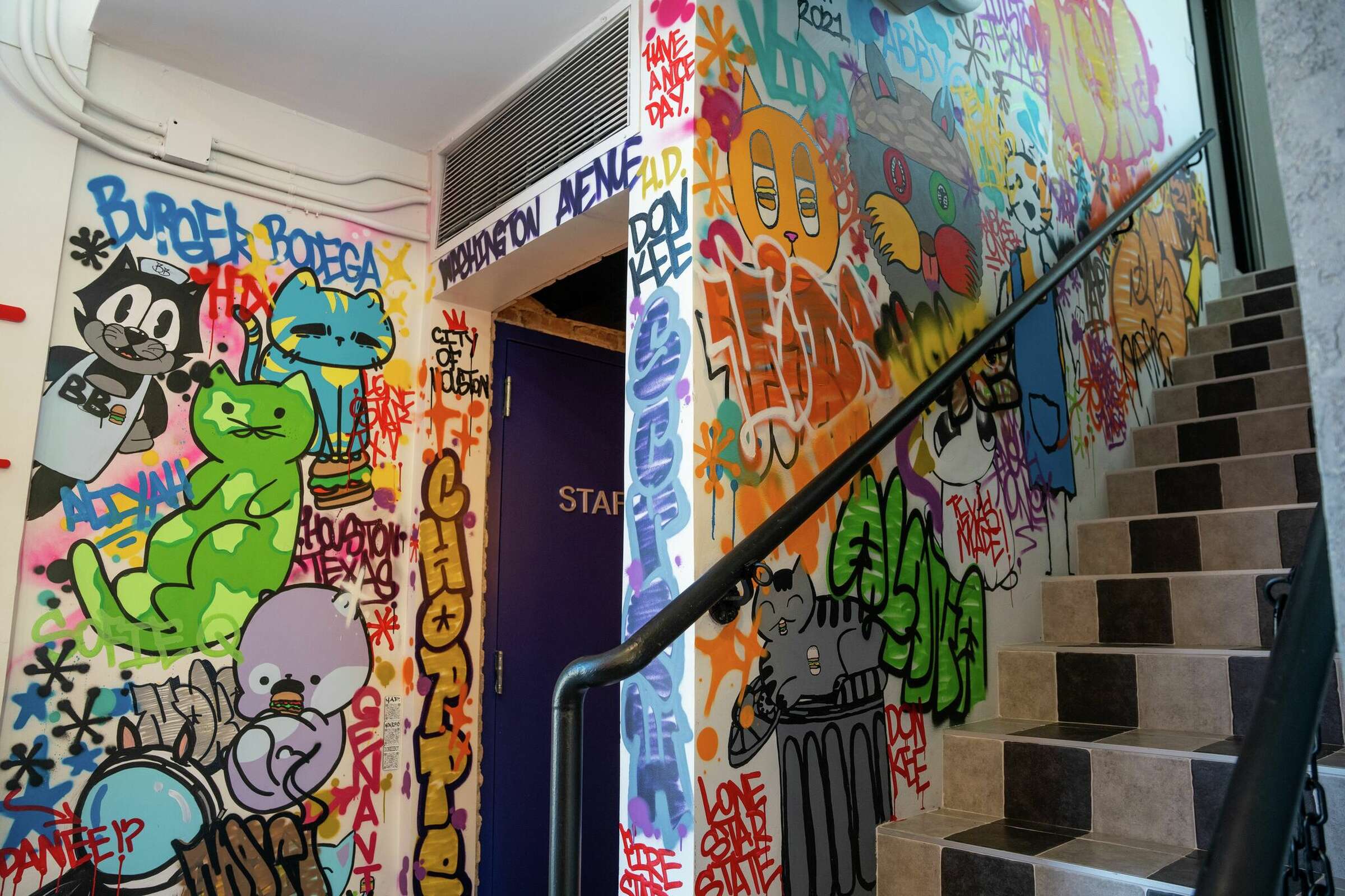 Houston influencer opens new smashburger restaurant