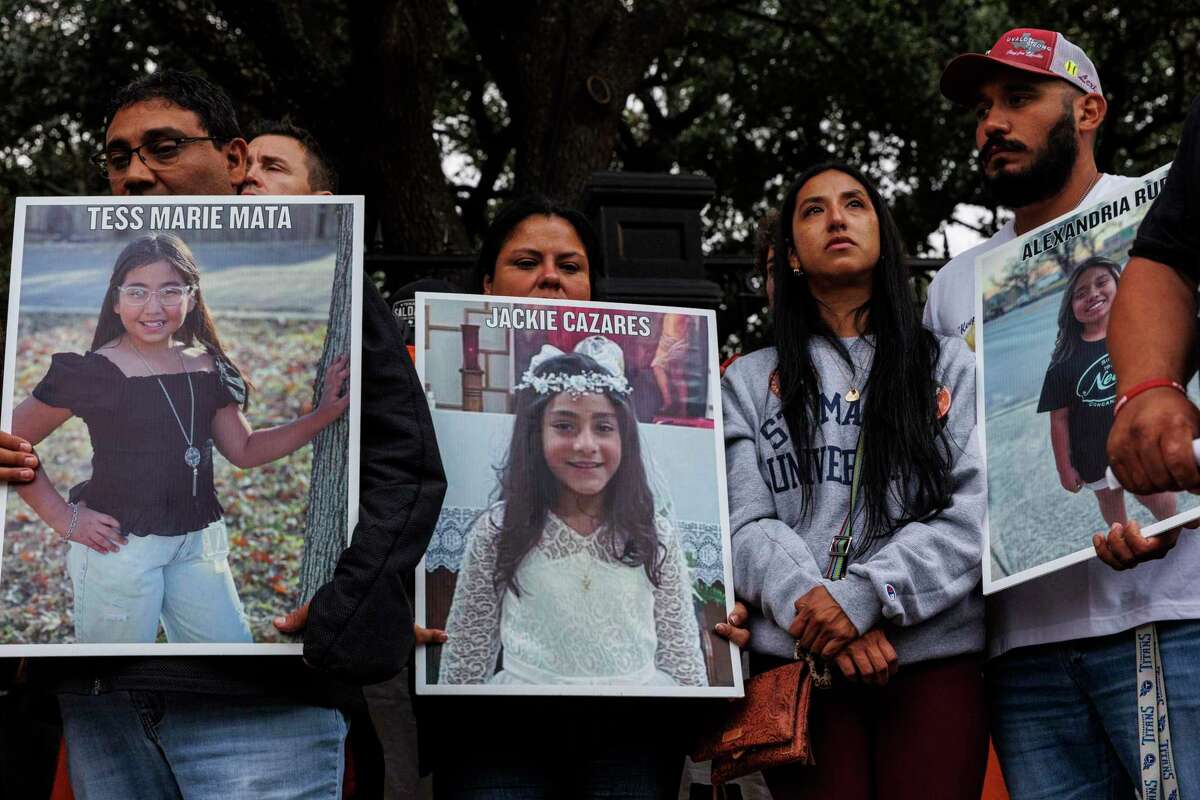Uvalde families march in Austin for Dia de los Muertos