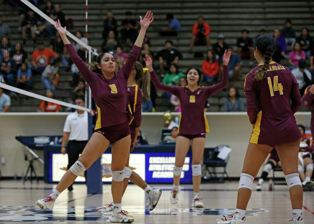 Volleyball: Harlandale sweeps Burbank behind milestone