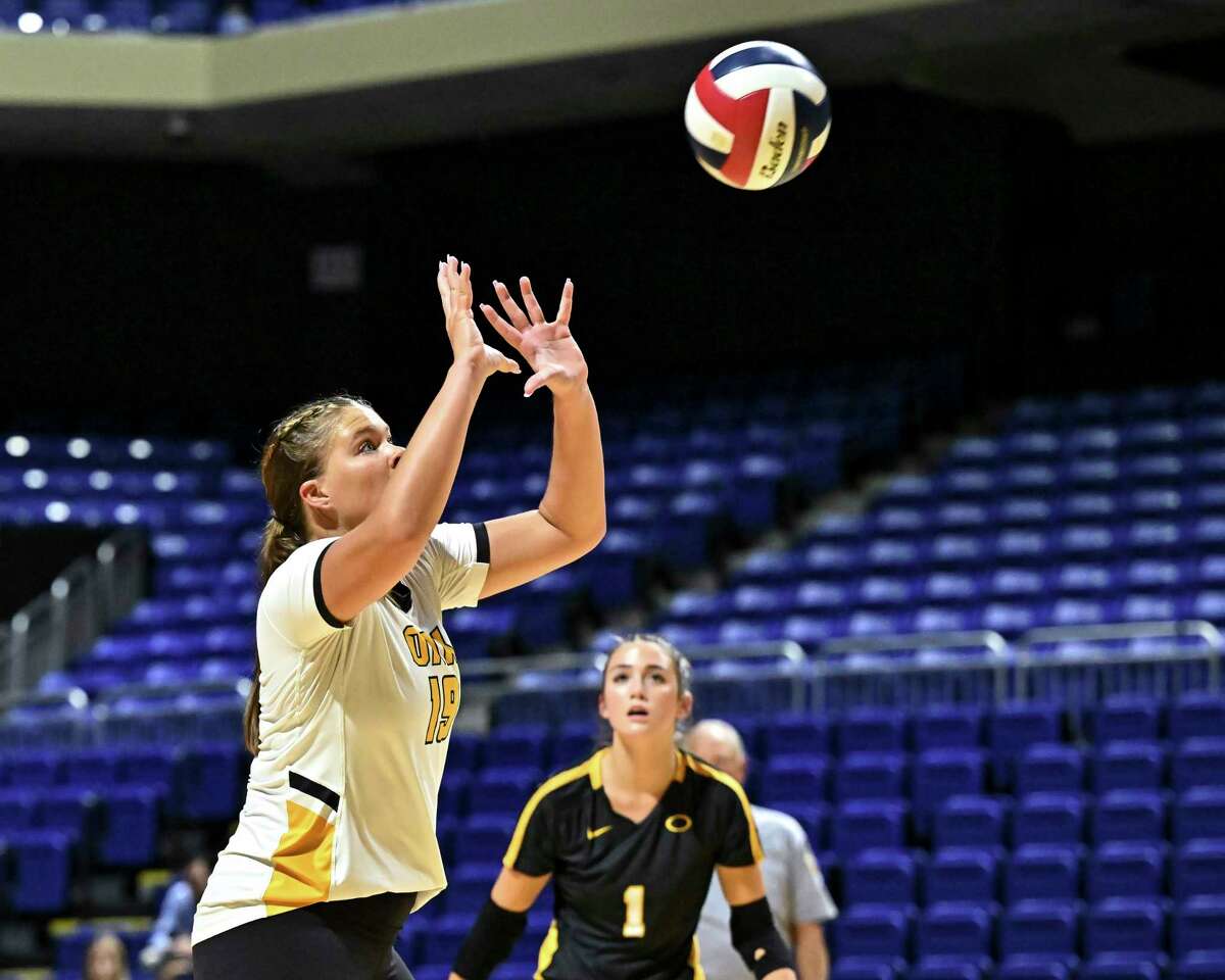 Volleyball: Bridgeland Bears sweep Klein Oak Panthers