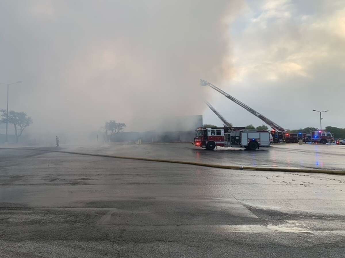 Massive fire erupts at San Antonio dance hall Midnight Rodeo