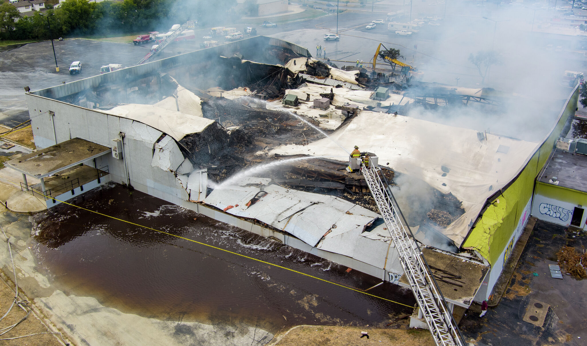 Midnight Rodeo building reportedly a total loss after fire