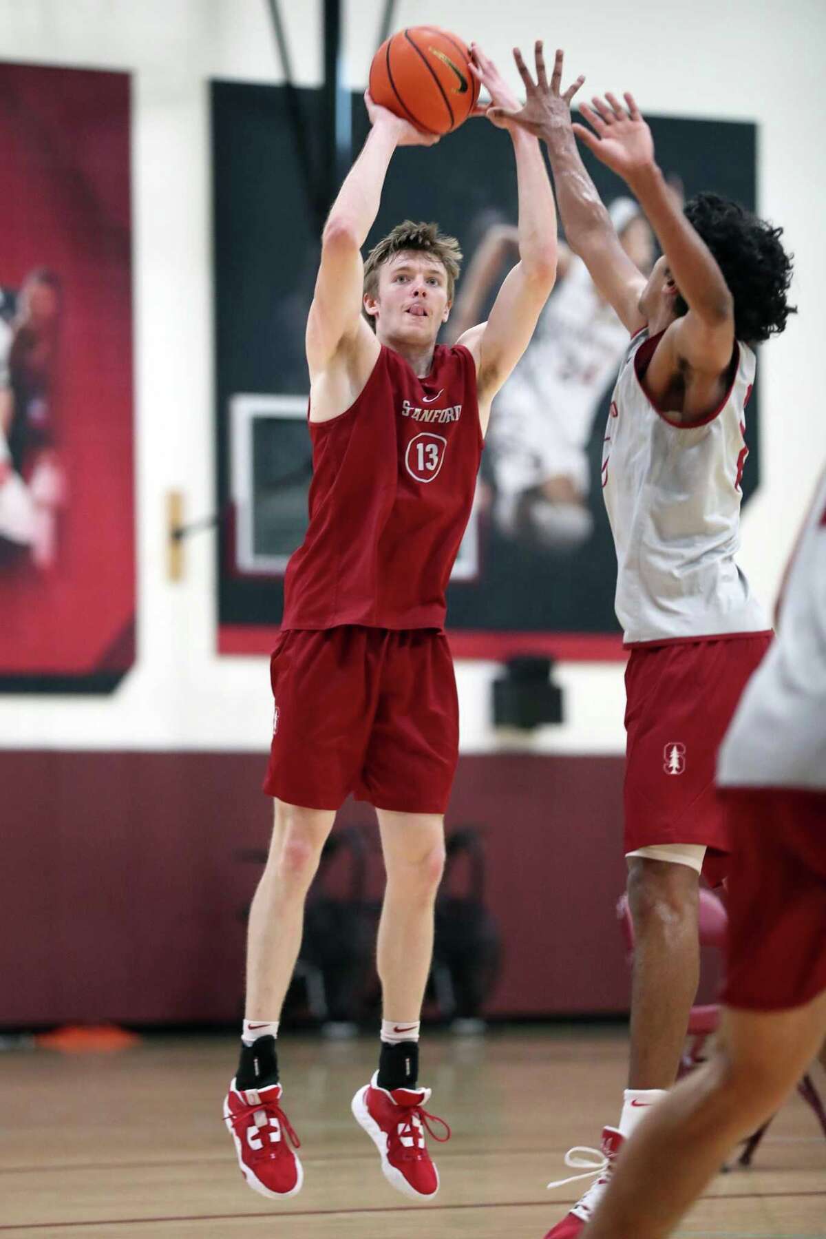 Stanford men's basketball long on experience, short on success
