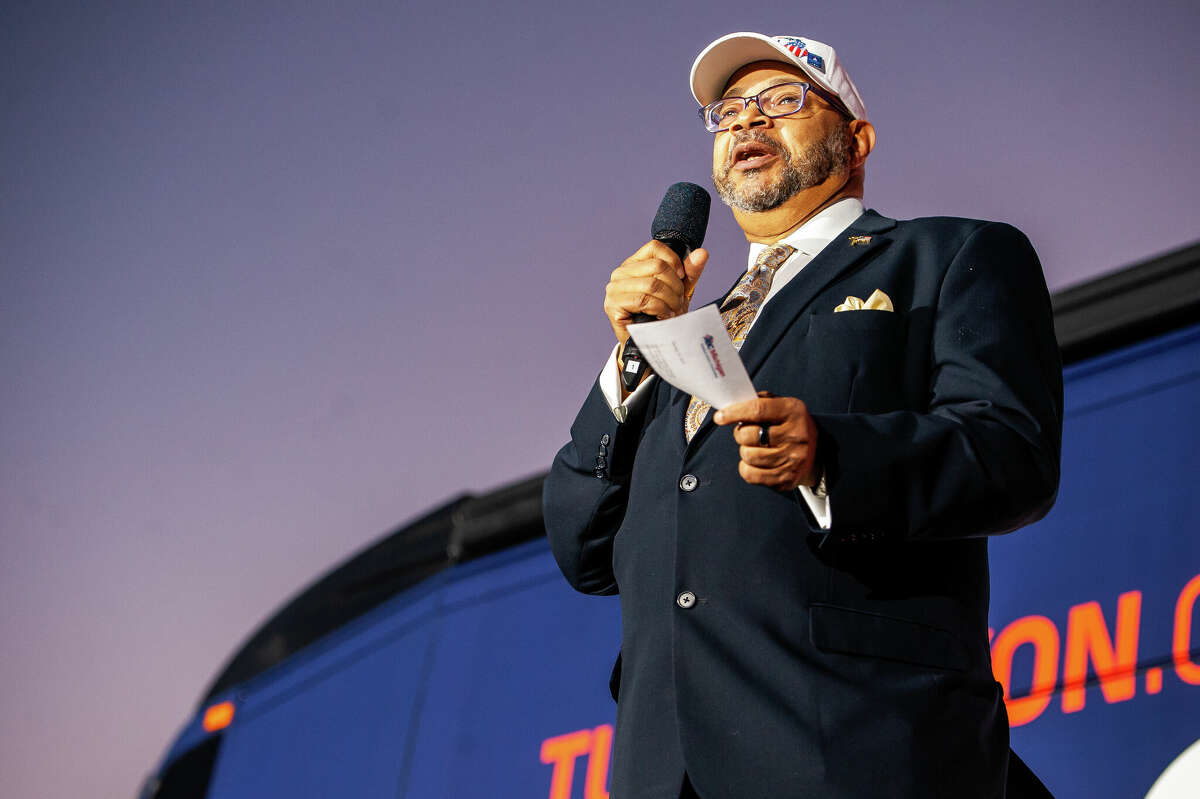 Northwood University honors Jimmy E. Greene with Naegele Service award