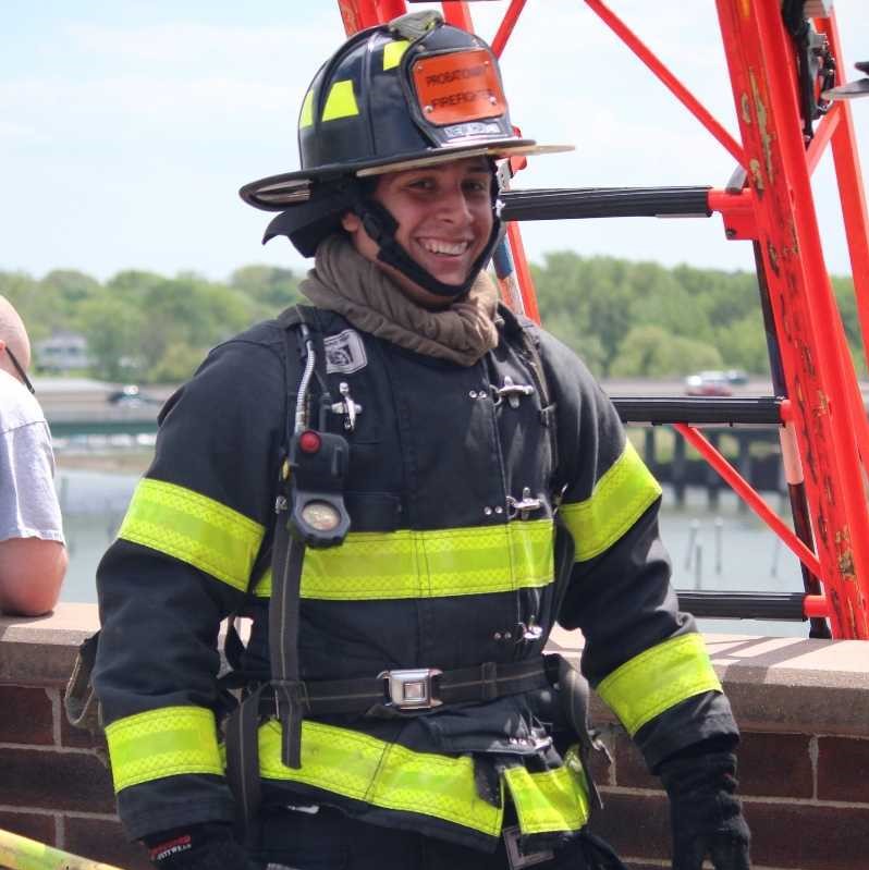 Police: New Haven firefighter killed in five-car crash on I-91